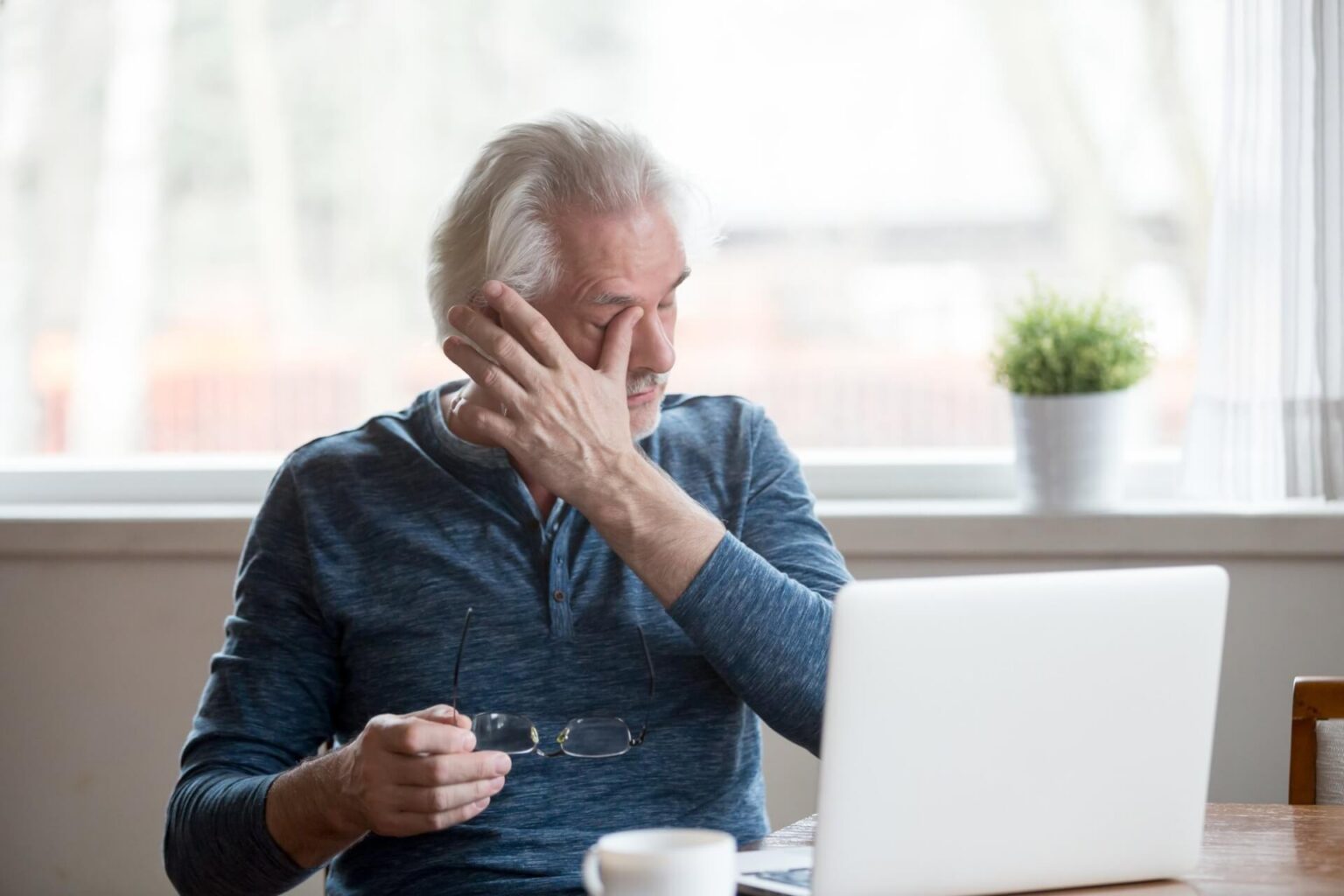 What Is the First Sign of Cataracts? | Kentucky Eye Institute